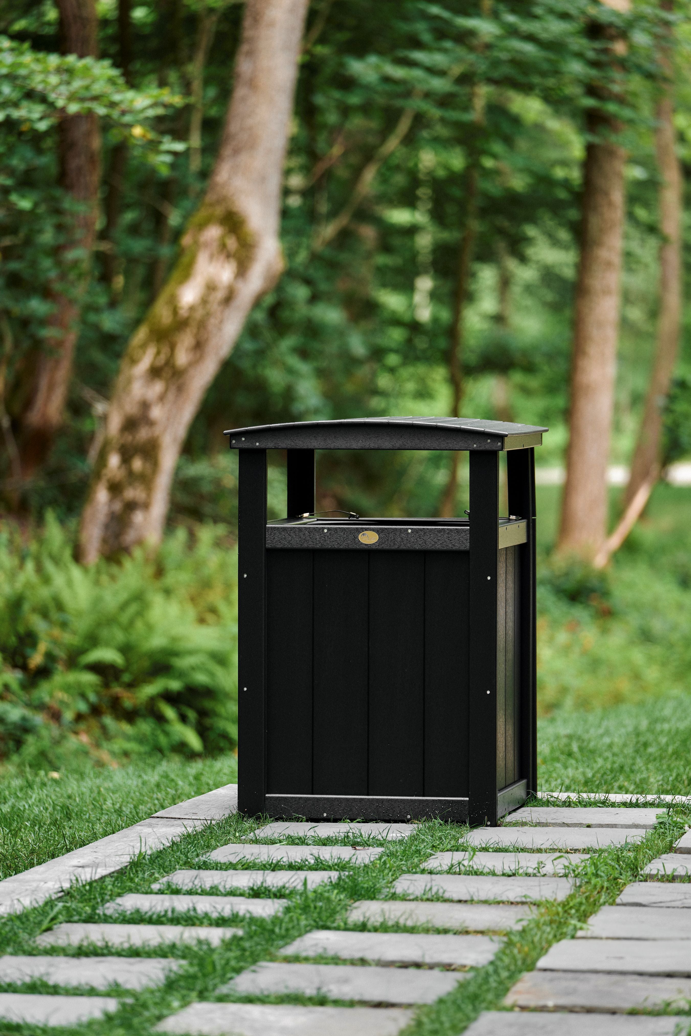 Trash Cans – The Amish House